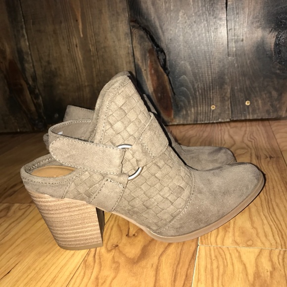 Universal Thread | Shoes | Universal Thread Taupe Booties 65 | Poshmark
